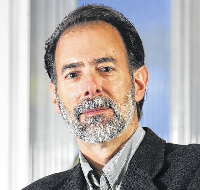 UNCP research scientist Ben Bahr earns top mentoring award | Laurinburg ...