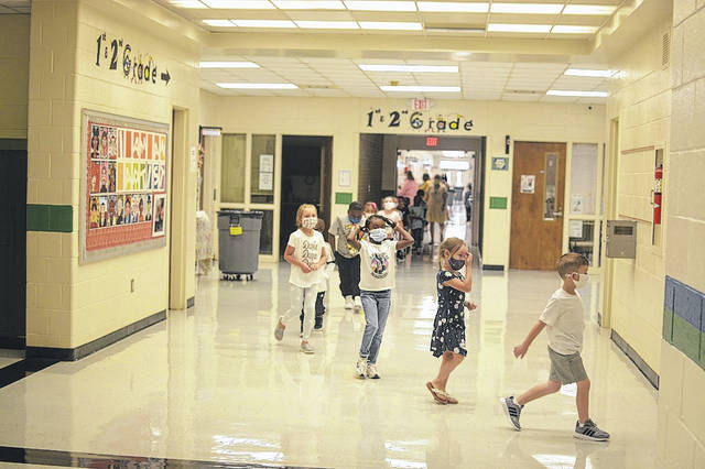 Students welcomed back on first day of school | Laurinburg Exchange