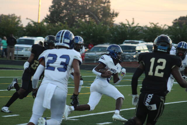 Fighting Scots capitalize on mistakes by Bulldogs to remain undefeated ...